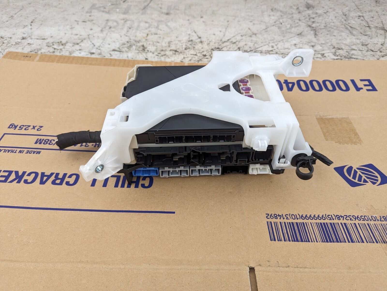 TOYOTA RAV4 MK5 XA50 2019-ON BODY CONTROL MODULE 82730-42890-C GENUINE