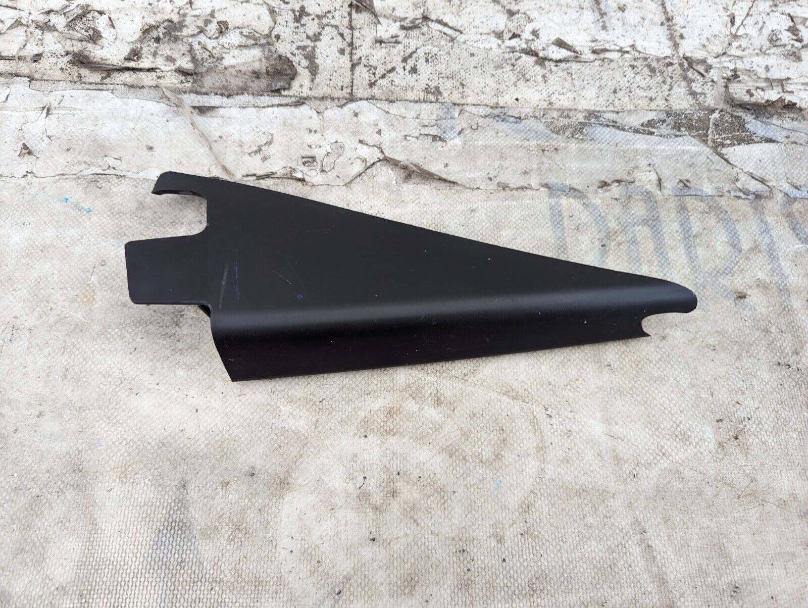 SKODA KAROQ NU7 2017-2021 REAR LEFT N/S DOOR OUTER CORNER TRIM 57A8399