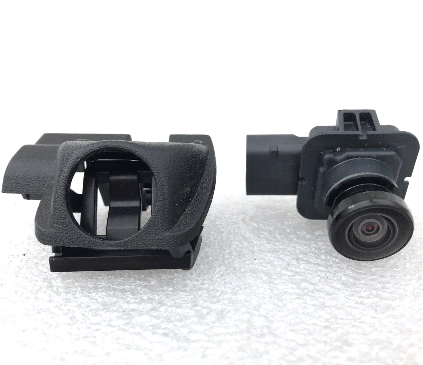 FORD ECOSPORT REAR VIEW REVERSE PARKING CAMERA & TRIM HOUSING GN15-19G