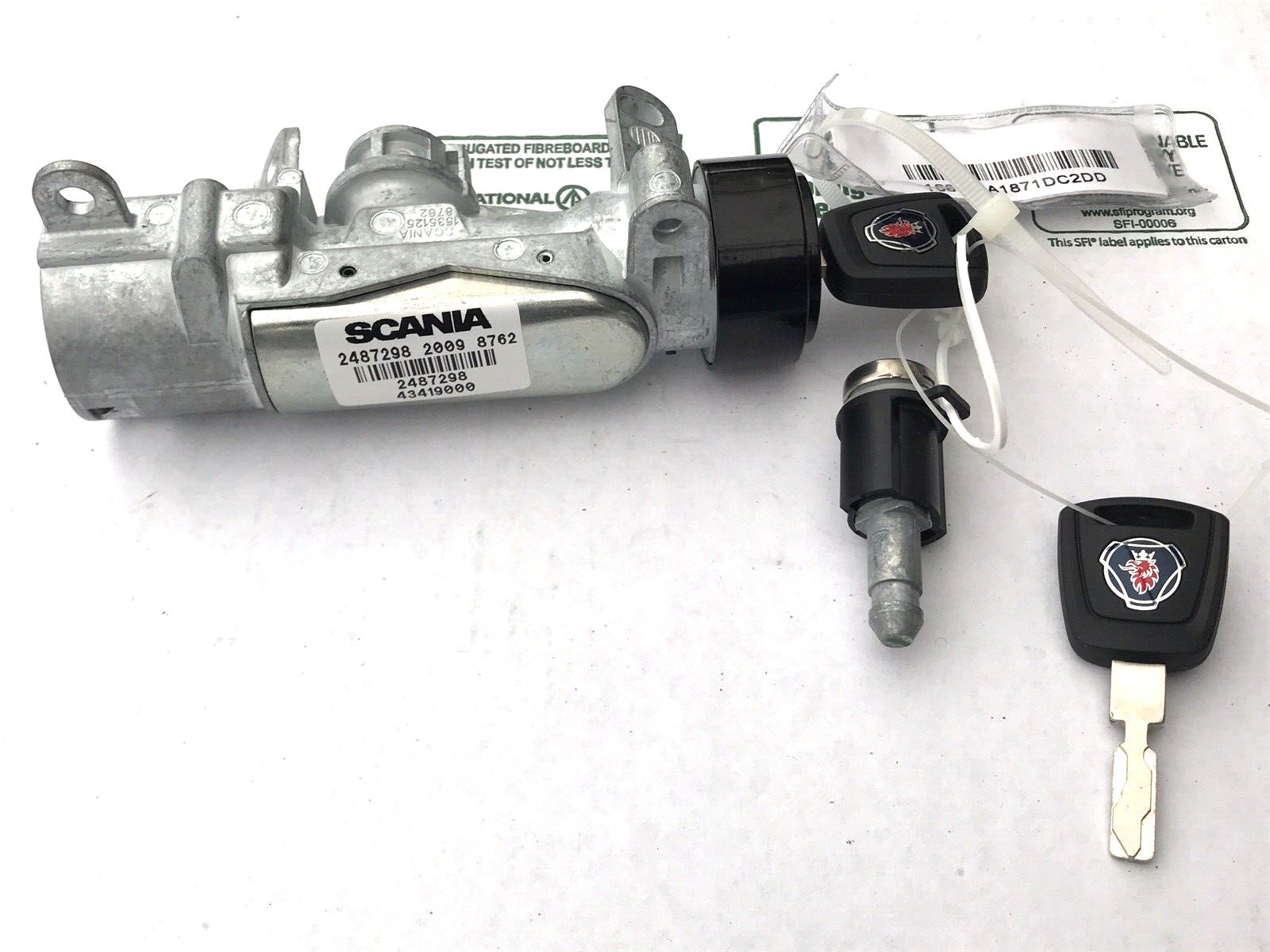 SCANIA P G R T DC *NEW STEERING LOCK SET KEYS IGNITION SWITCH 2x KEY,E