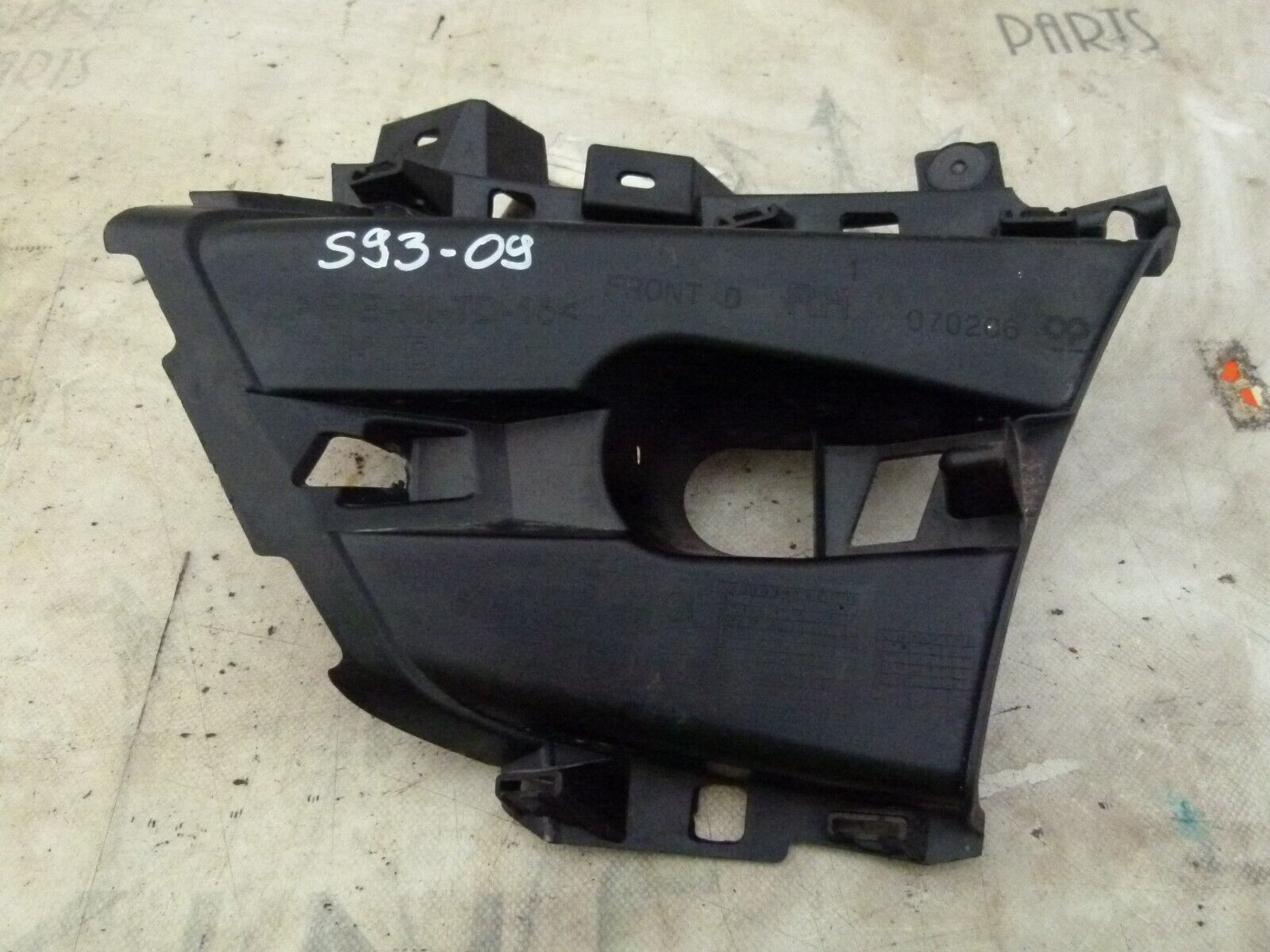 RENAULT CAPTUR MK2 2019-ON RIGHT SIDE FOG LIGHT MOUNT GENUINE 62810850