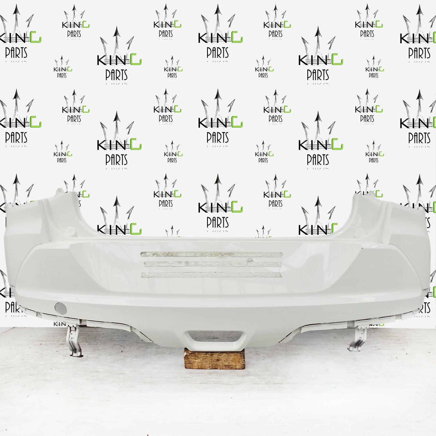 SSANGYONG TIVOLI ELX 2015 2016 2017 WHITE REAR BUMPER GENUINE 78811350