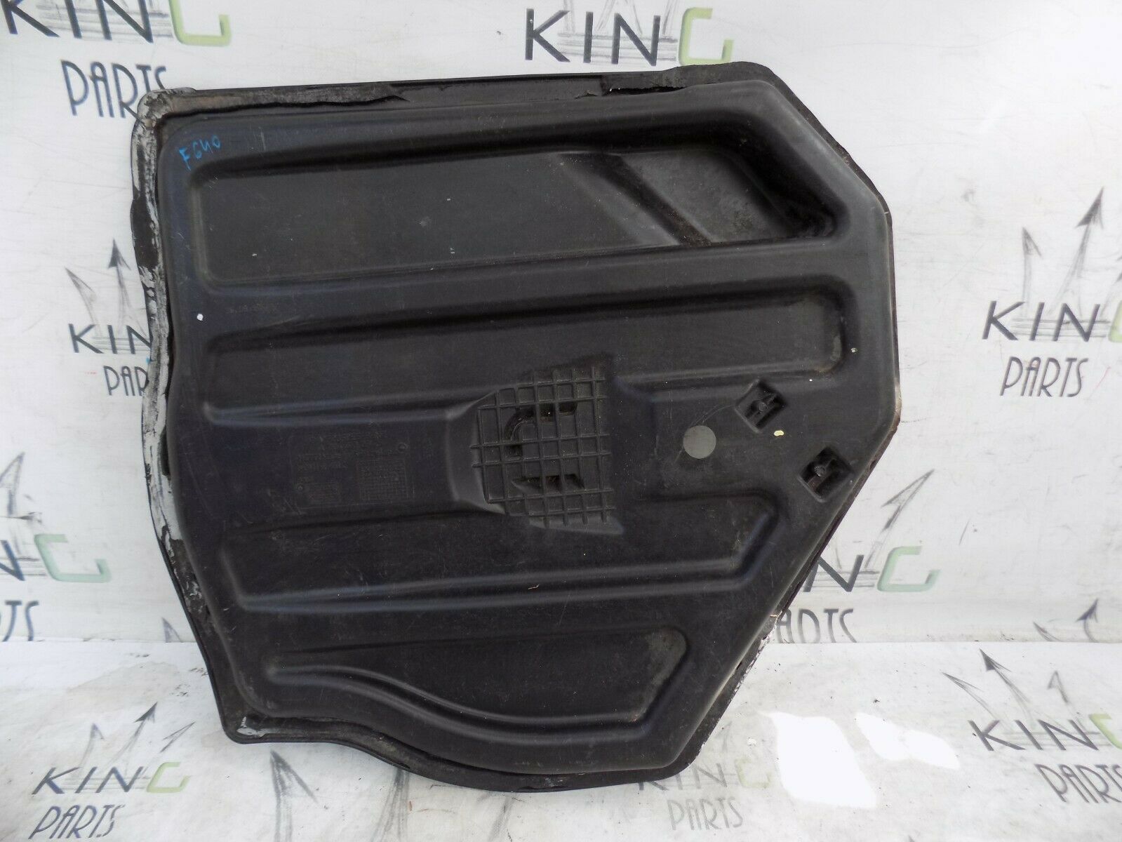 MERCEDES-BENZ C W204 2007-14 SPARE WHEEL TIRE WELL GENUINE A2046100575