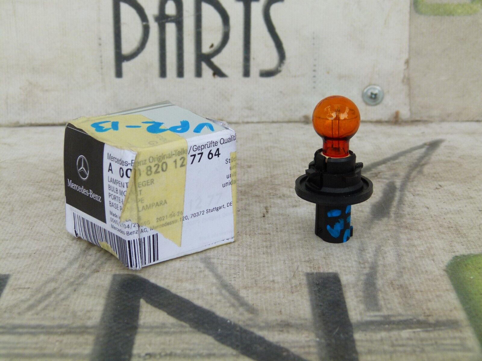 MERCEDES-BENZ MIRROR INDICATOR BLINER BULB LIGHT A000820127764 #VP213