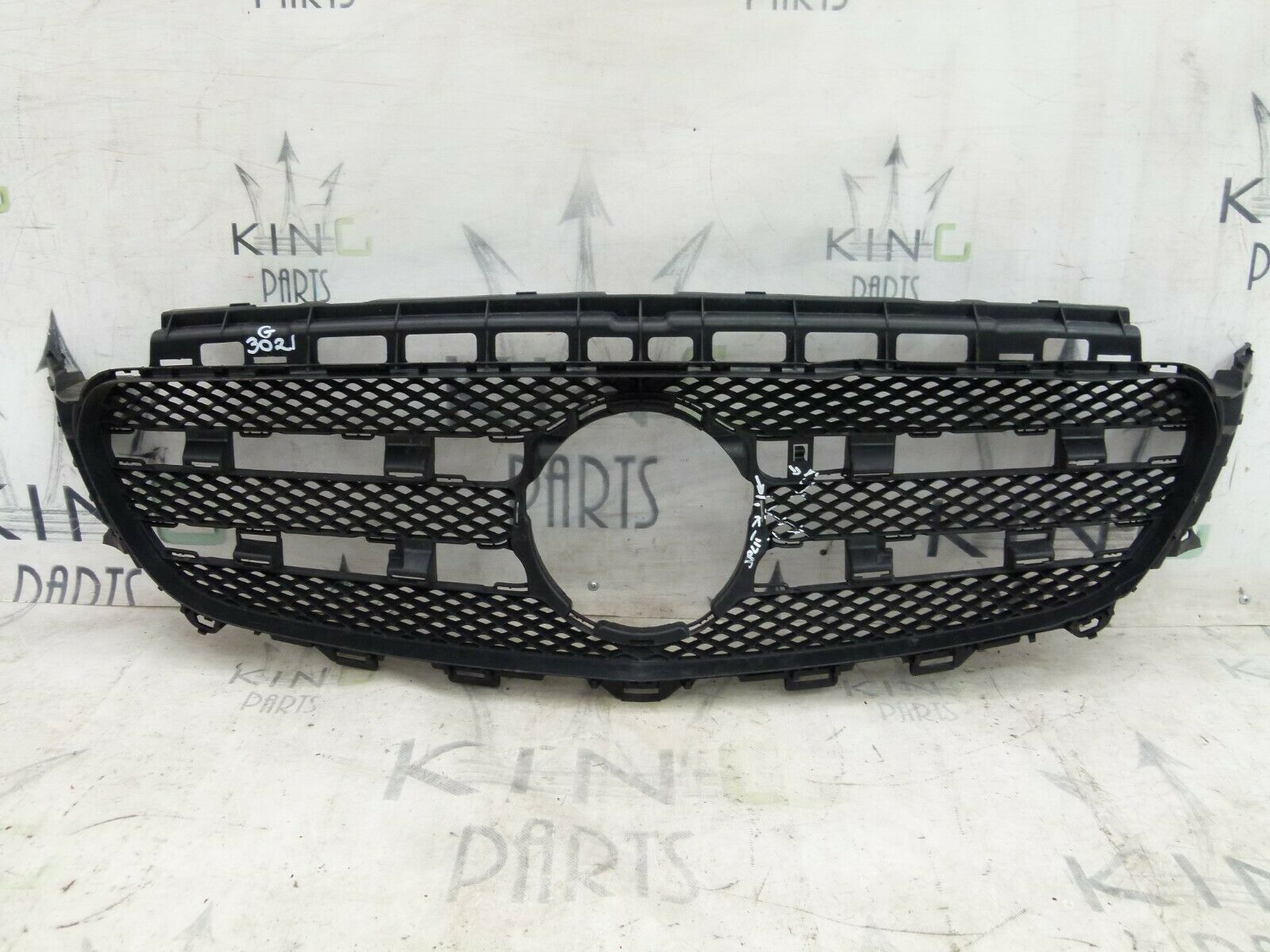 MERCEDES W213 2017>20 GENUINE FRONT BUMPER RADIATOR GRILLE A2138880123