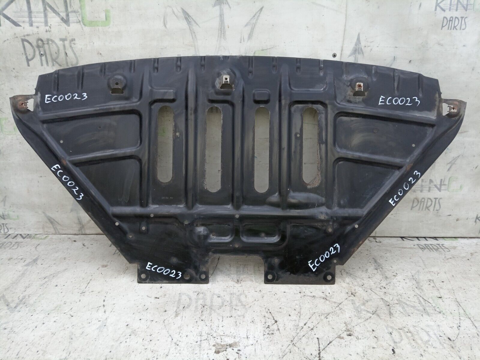 BMW X1 E84 2.0 D 2010-2015 ENGINE UNDERTRAY UNDERBODY COVER SHIELD PAN