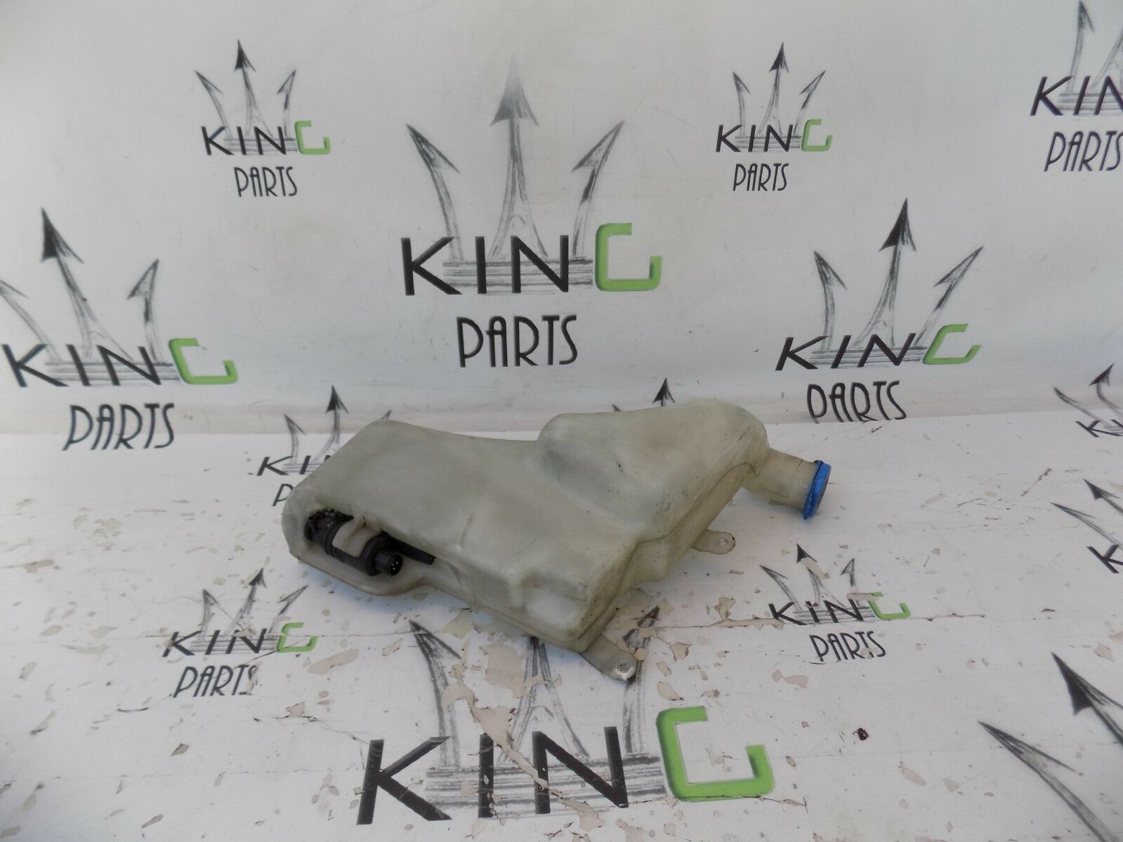 AUDI A8 (D2/4D) 1994-2002 WINDSCREEN WASHER BOTTLE RESERVOIR + POMP 4D