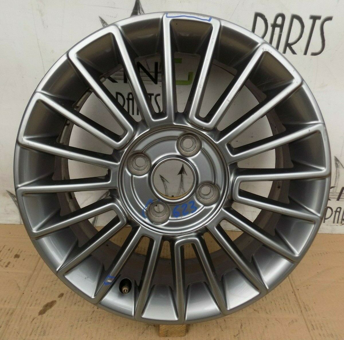 VW Up! 15" INCH RIM ALLOY WHEEL 5.5J X15H2 ET41 SILVER *DAMAGE* 1S0601