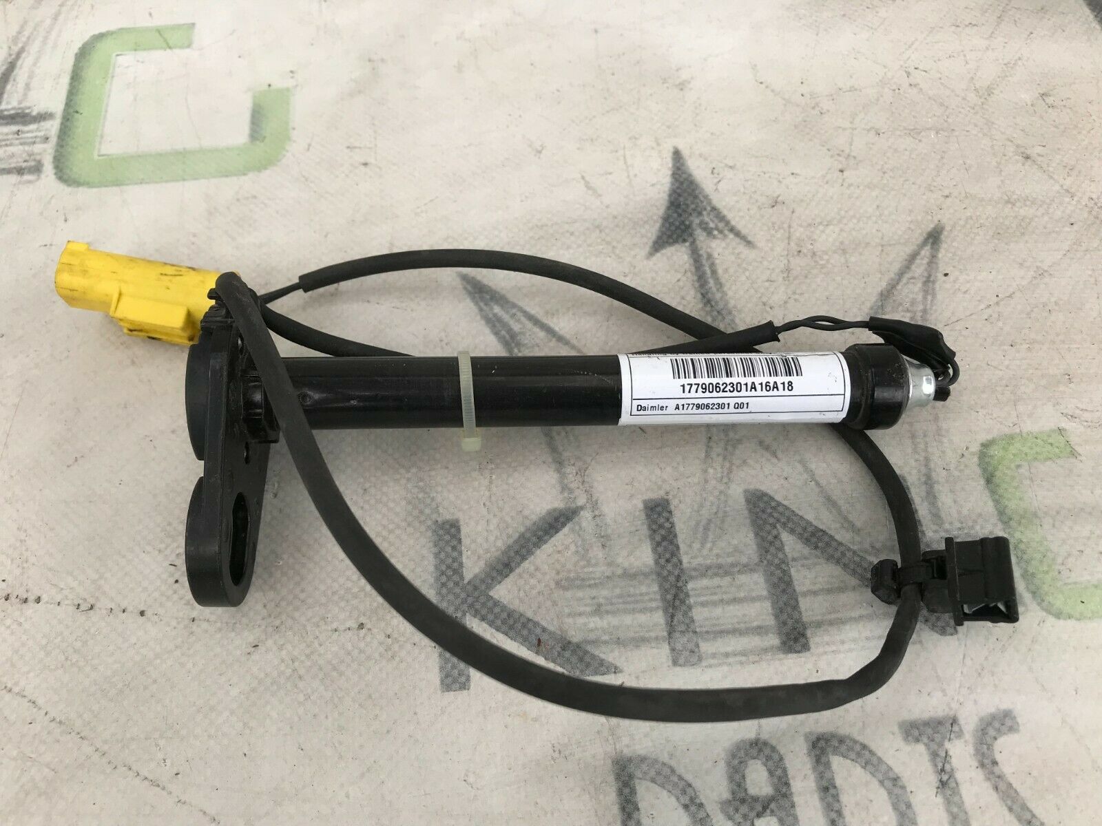 MERCEDES A-CLASS W177 GENUINE BONNET HINGE CRASH ACTUATOR A1779062301