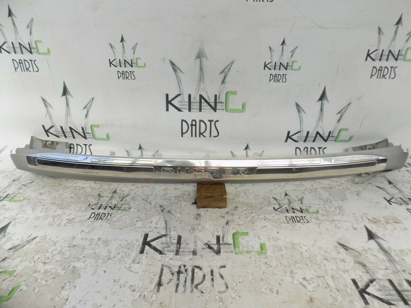 DACIA DUSTER MK2 2017 2018 REAR BUMPER CHROME TRIM MOULDING 850700542R