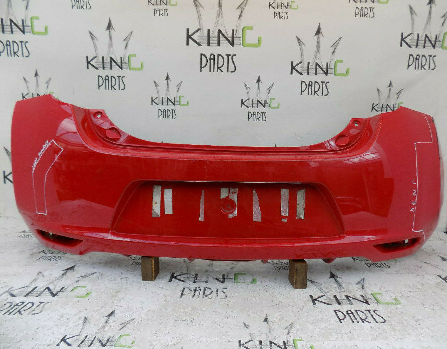 NISSAN LEAF MK1 2011-2016 RED REAR BUMPER GENUINE 85022-3NL0A #5690