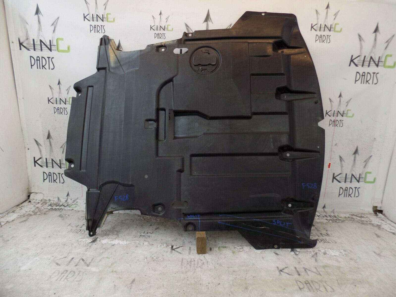 MERCEDES SPRINTER 910 FRONT UNDERTRAY COVER P/N: A9105200100 #F528