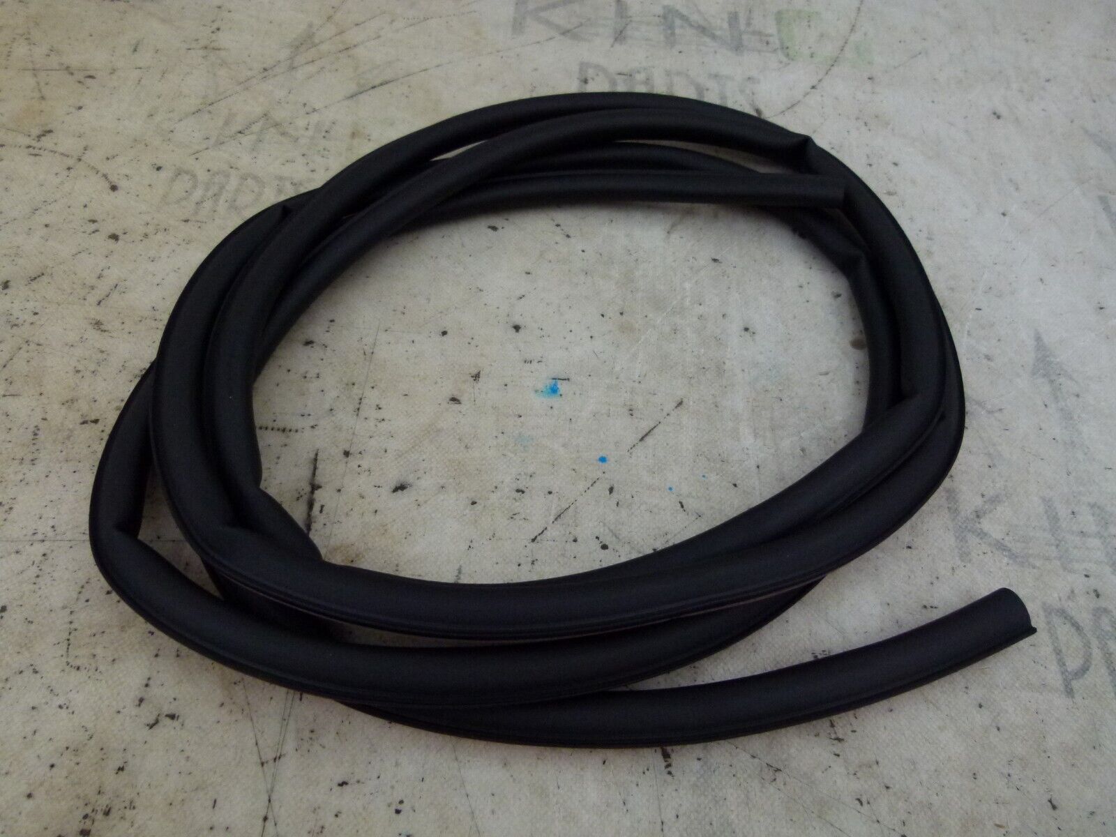 MERCEDES A W177 2018-2022 FRONT DOOR RUBBER SEAL GENUINE A0997270300