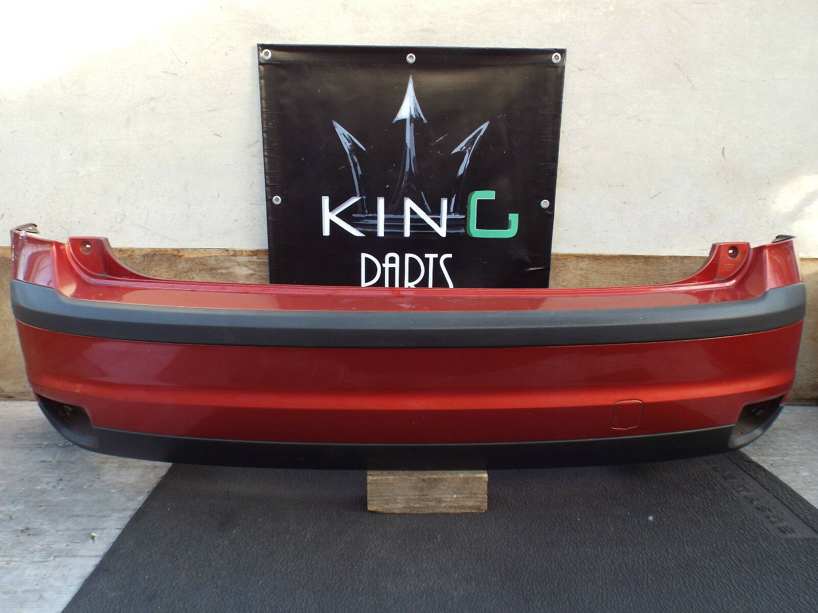 FORD FOCUS MK2 (MK3) 2004-2008 HATCHBACK REAR BUMPER MAROON (2779)
