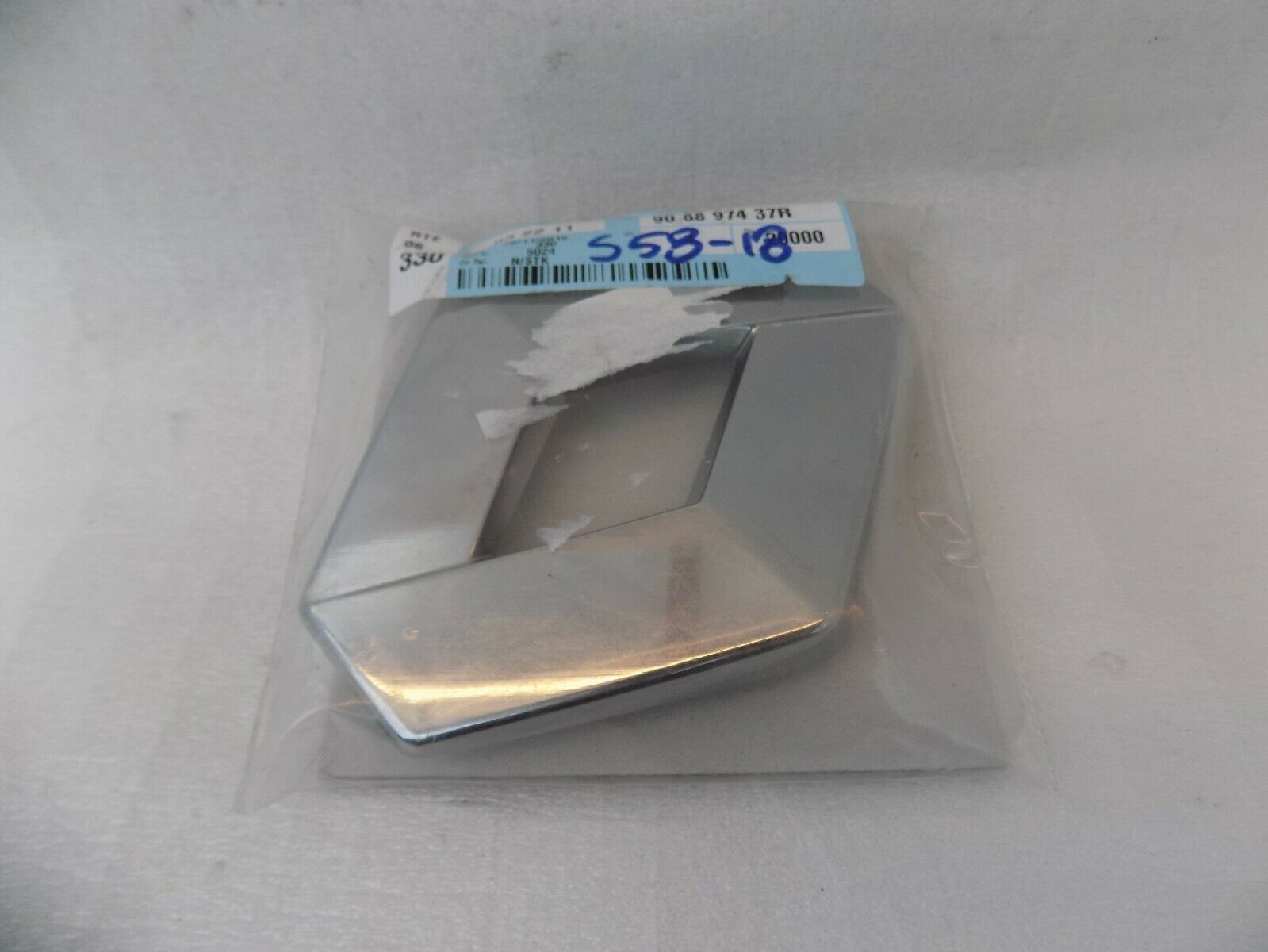 RENAULT TRAFIC 2014-ON REAR BADGE EMBLEM LOGO *NEW* 908897437R /S58-18