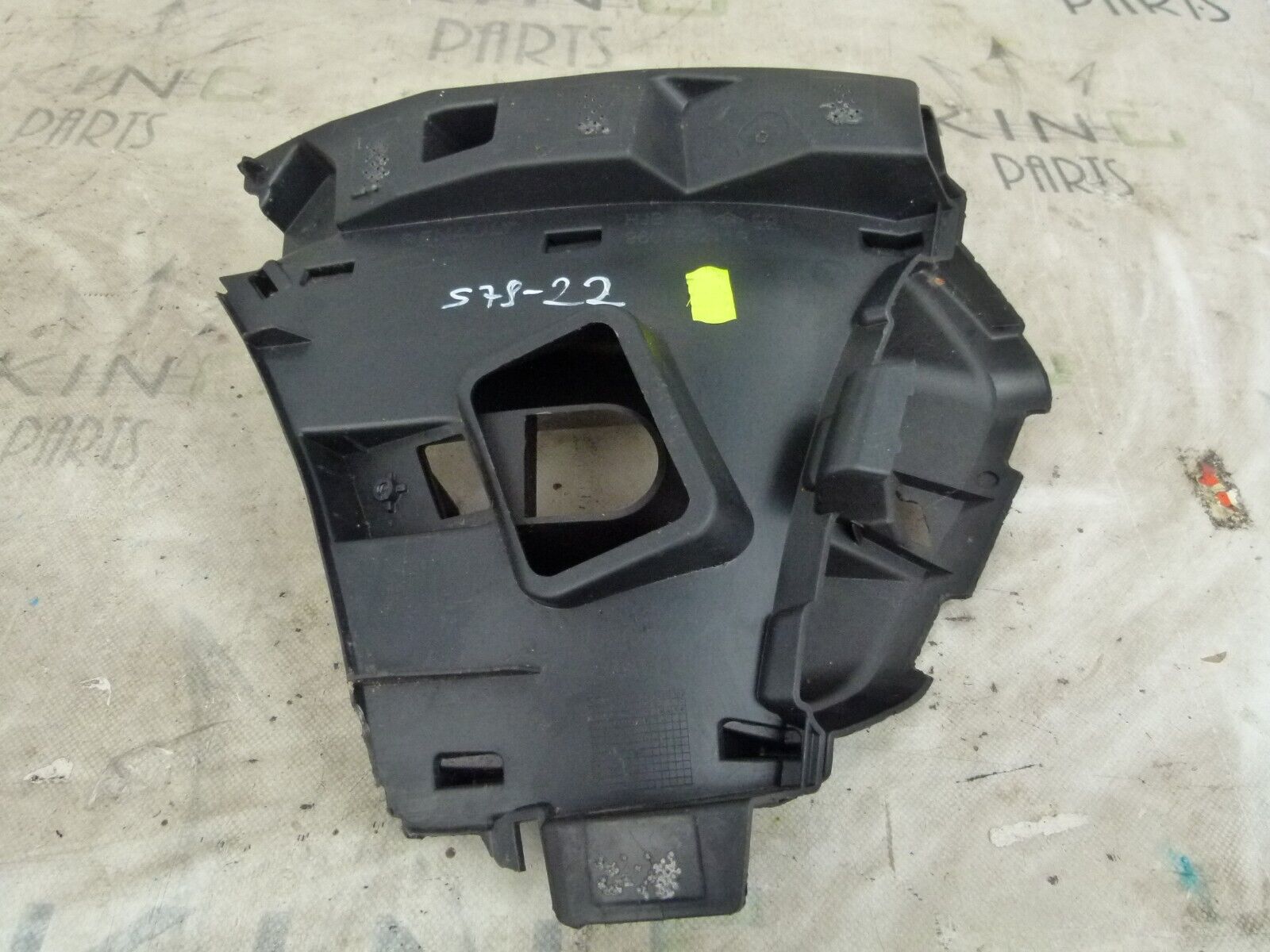 RENAULT CAPTUR MK2 2019-ON RIGHT SIDE FOG LIGHT MOUNT GENUINE 62810850
