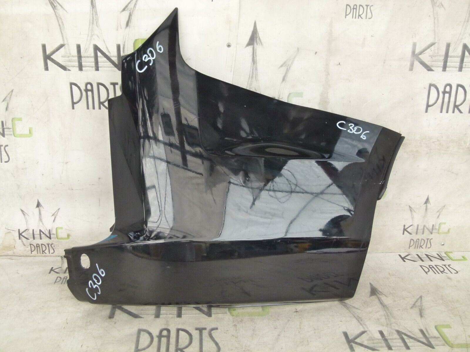 FORD TRANSIT CUSTOM MK8 REAR BUMPER RIGHT CORNER TRIM GENUINE BK211792